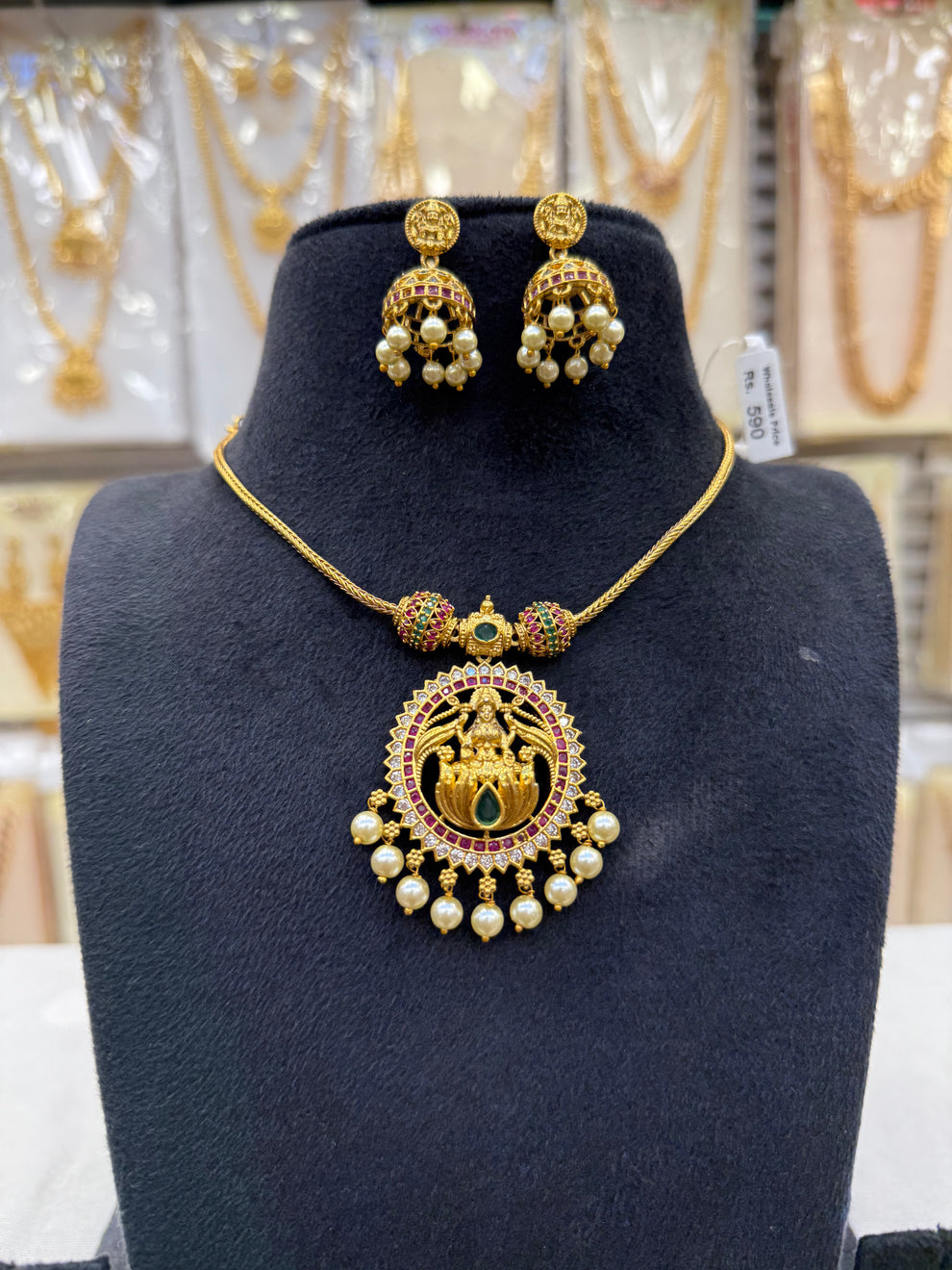Lakshmi Pendant Necklace – Saleem Fancy Store